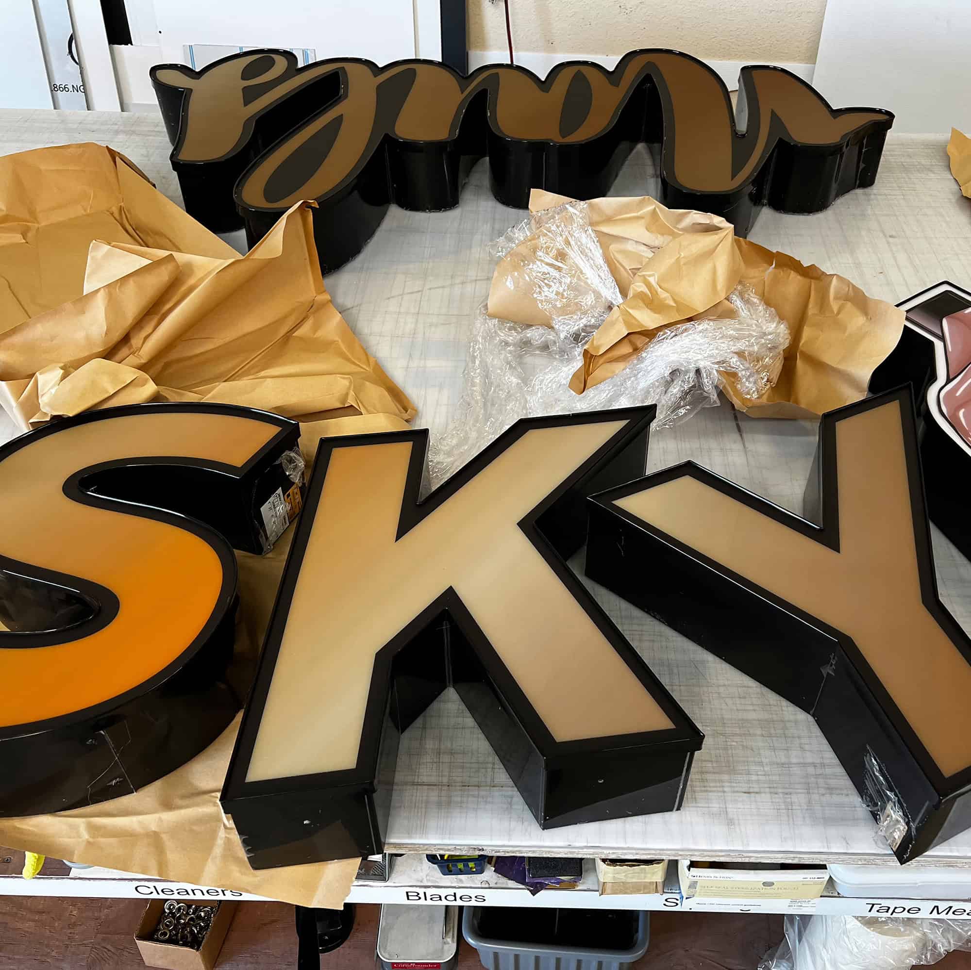 3D Sign Installation - Rubber Neck Signs